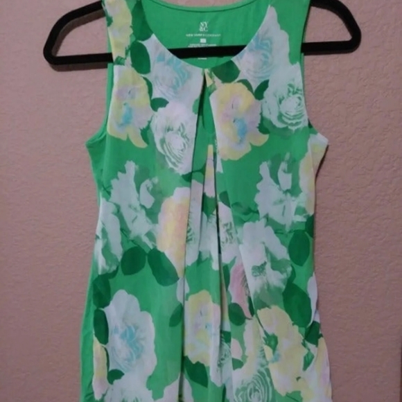 New York & Company | Tops | Sexy Green Floral Sleeveless Top Keyhole ...